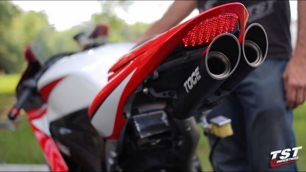 TOCE Performance 目立ち度抜群な CBR600RR用 マフラー(07-18)｜AxxL