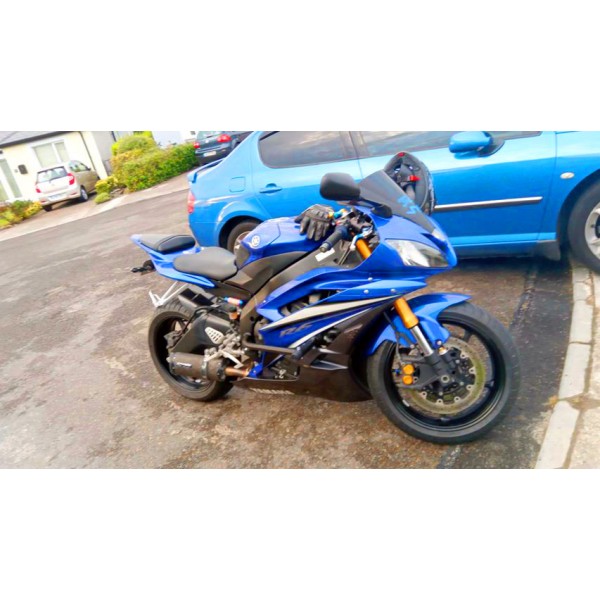YZF-R1 (09-14) 用 スライダー付レースアーマーで車体をガード|AxxL YZF-R1 (09-14) 用 スライダー付レースアーマーで車体をガード|AxxL